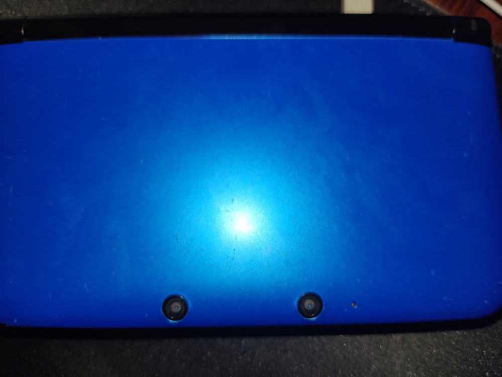 I recreated the Nintendo 3DS in memory of the Nintendo Eshop ...