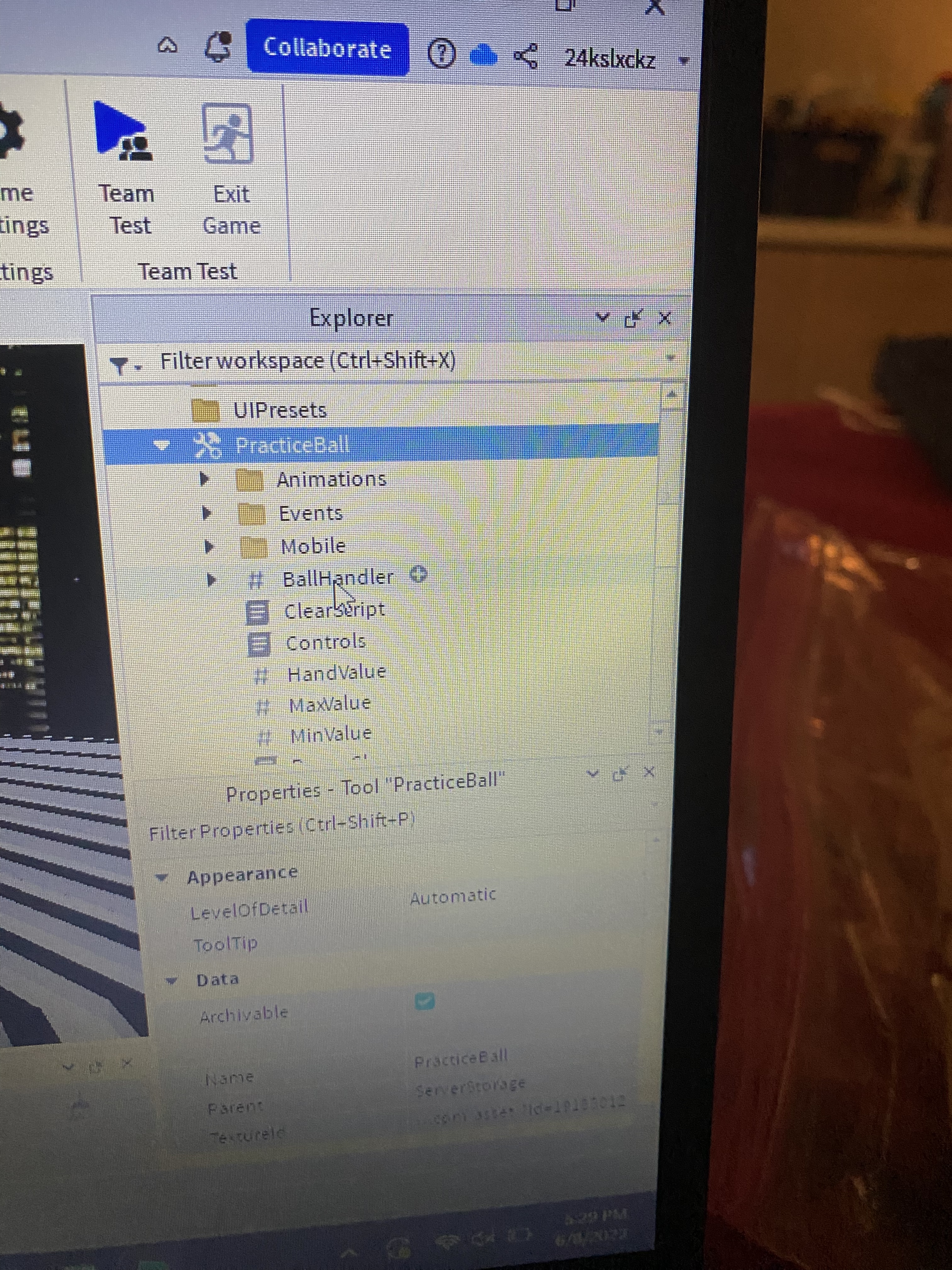 Make a script that delete all basketballs that is in the workspace ...